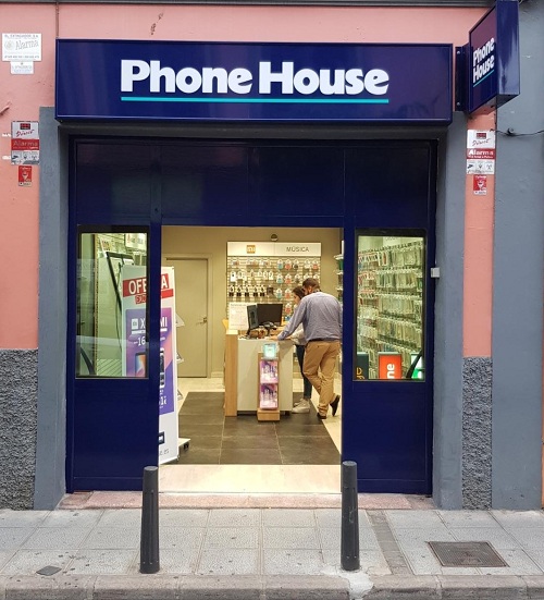 Phone House presenta dos franquicias nuevas, una en Alicante y...